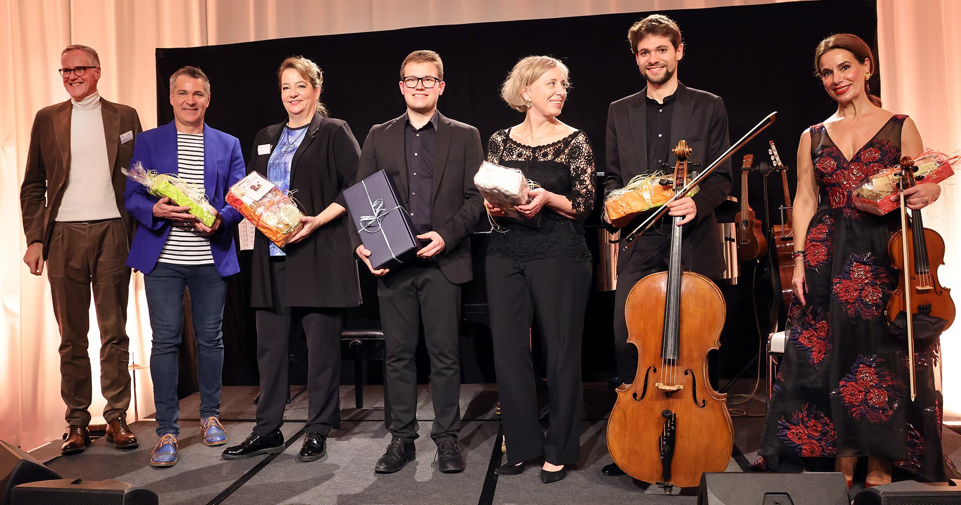 Vollack Event „Über den Wolken“ ist festlich, musikalisch und farbig
